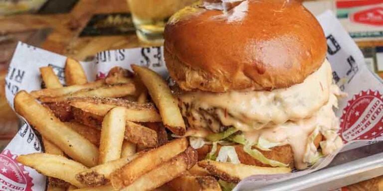 Cold Beers & Cheeseburgers | Sports Bar & Restaurant